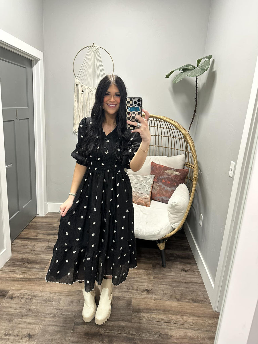 VICKIE BLACK EMBROIDERED FLORAL BUTTON UP FRONT DRESS– Indulge Boutique