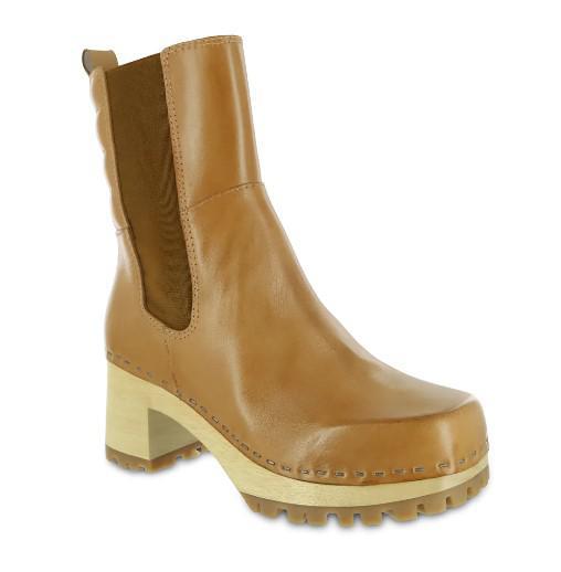 JUSTINA TAN LEATHER CLOG PLATFORM BOOT– Indulge Boutique